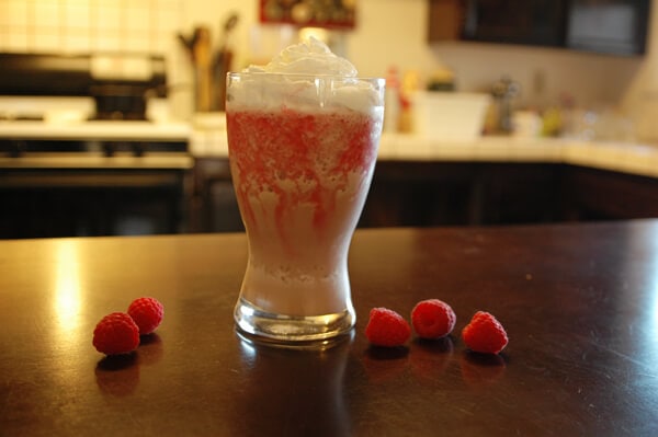 Raspberry White Mocha Frappe for an Easy Pink Drink at home | Someday I ...